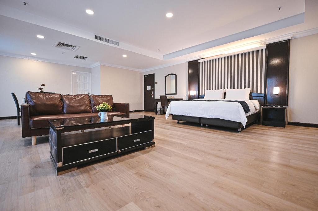 Best Price on Prime City Hotel, Kluang in Kluang + Reviews!