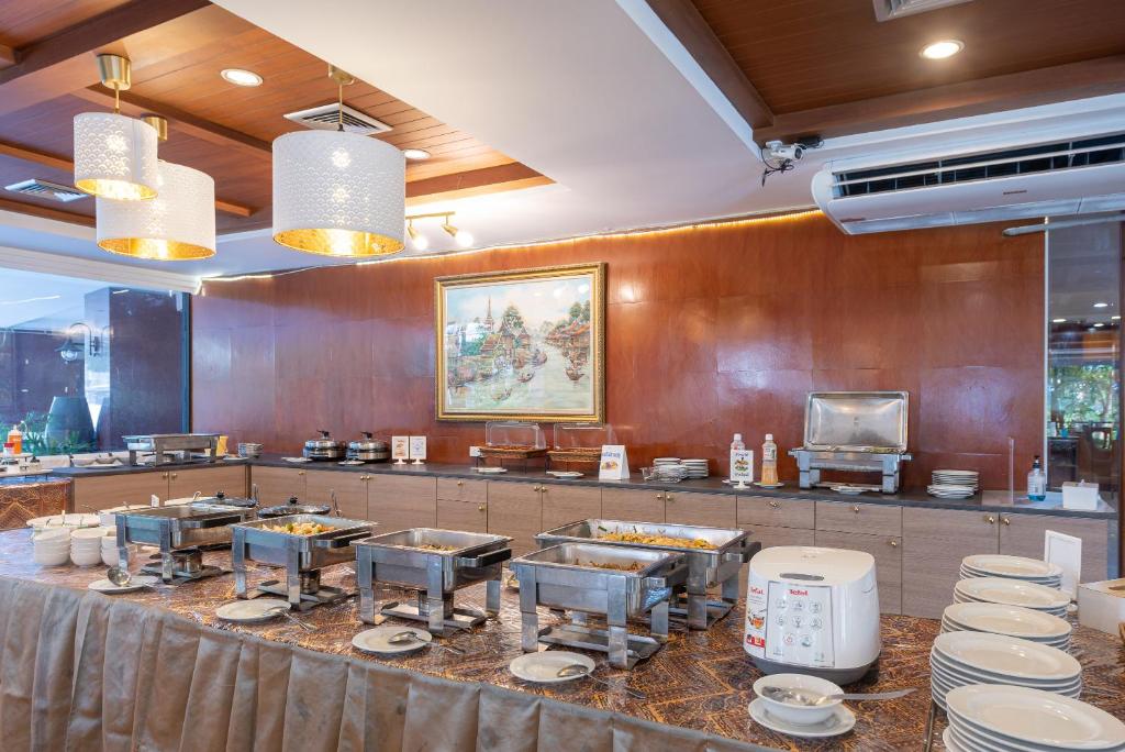 Nonthaburi Palace Hotel, Nonthaburi | 2025 Updated Prices, Deals