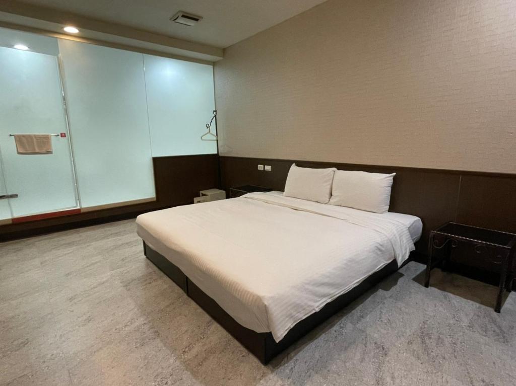 苓旅萬年-LIN INN Wan Nian Hotel (Taipei) - Deals, Photos & Reviews