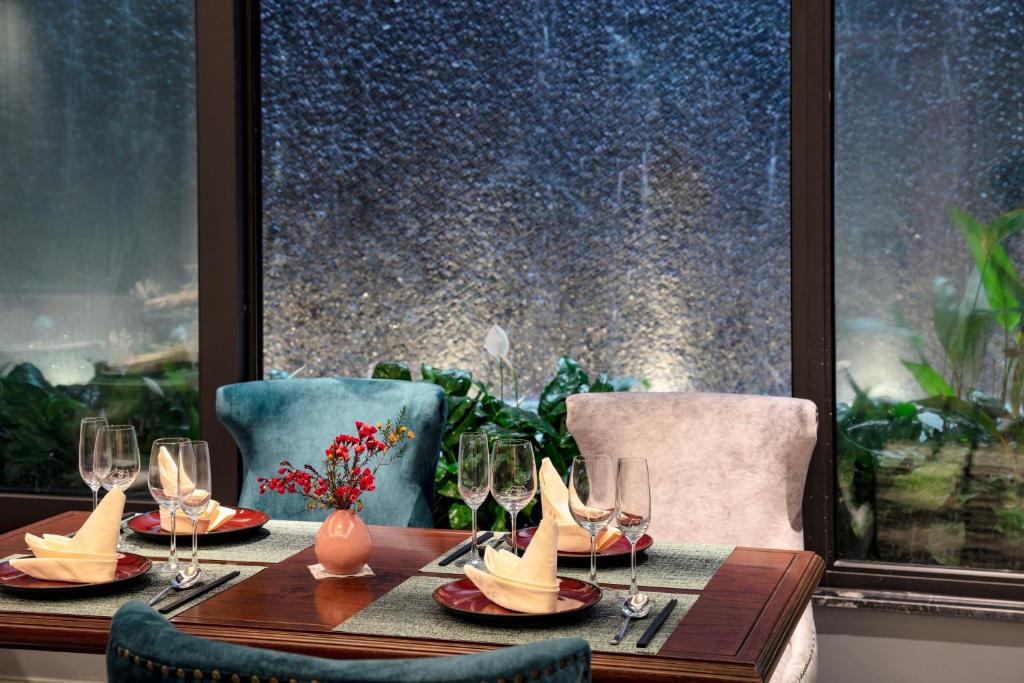 Peridot Grand Luxury Boutique Hotel in Hanoi - See 2023 Prices