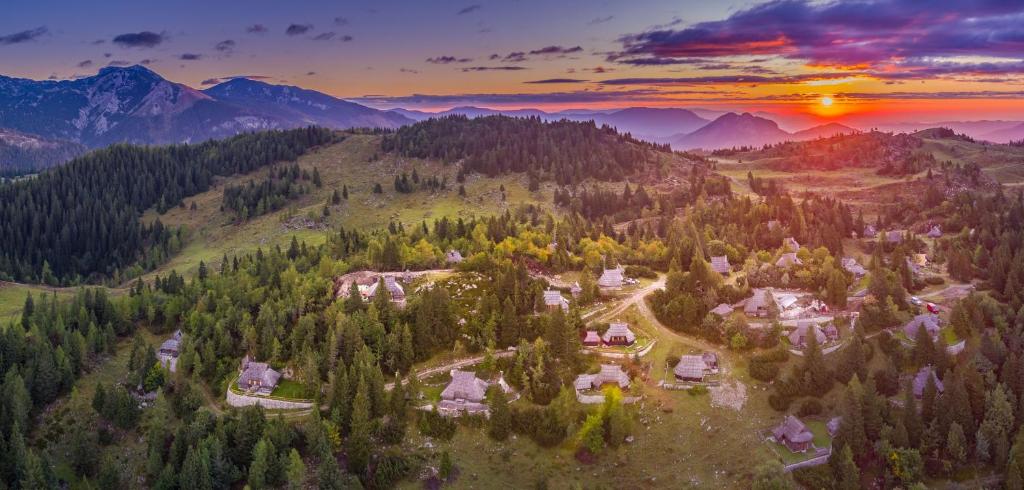 Best Price on Chalet Resa - Velika planina in Velika Planina + Reviews!
