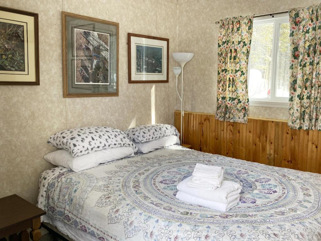 Jade City Motel Dease Lake Bc Canada Photos Room Rates Promotions