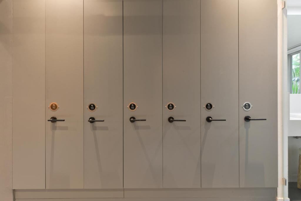 Tiang Capsule Hostel (Bangkok) - Deals, Photos & Reviews