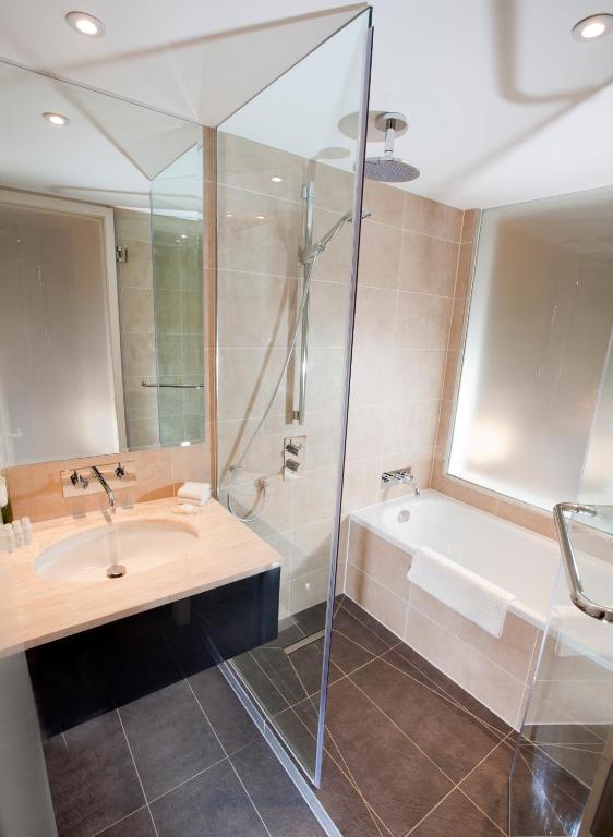 Dorsett Shepherds Bush Hotel, London | 2024 Updated Prices, Deals