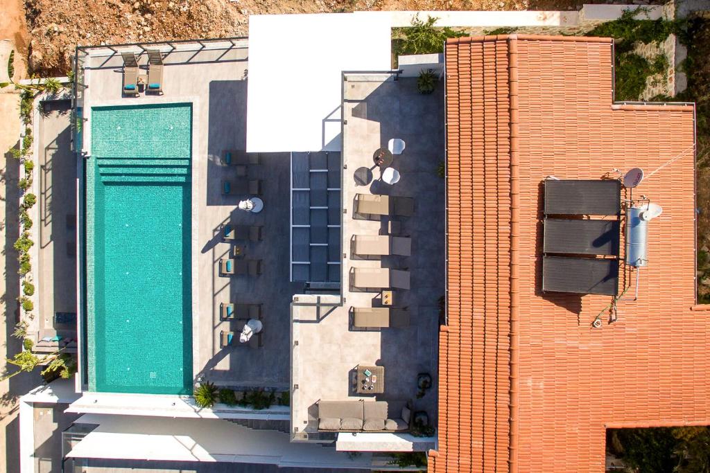 Luxury 5 bedroom villa with heated infinity swimming-pool & sea views ...