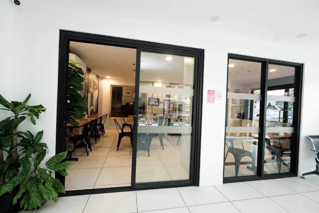 Best Price on Rosey Hotel in Cabanatuan + Reviews!