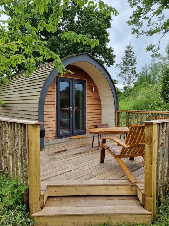 Pear Tree Inn Whitley from £58pp - Book Now