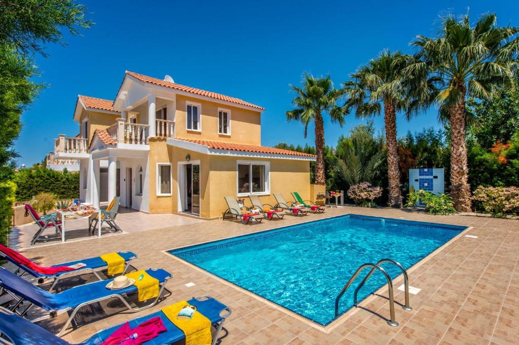Villa Kristin by Villa Plus in Peyia, Cyprus - reviews, prices | Planet ...