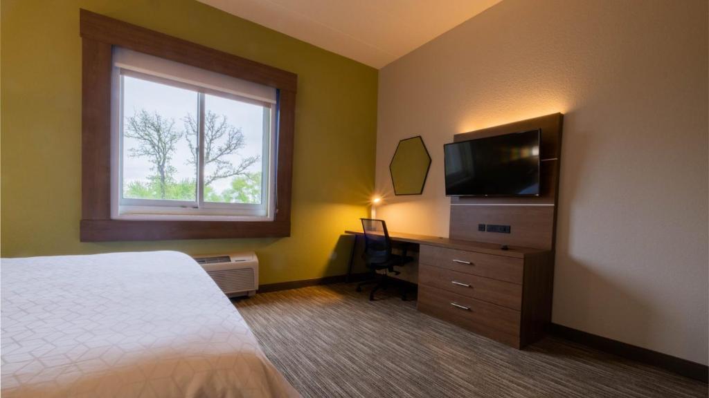 Holiday Inn Express Hotel & Suites Mankato East, Mankato (MN) | 2024 ...
