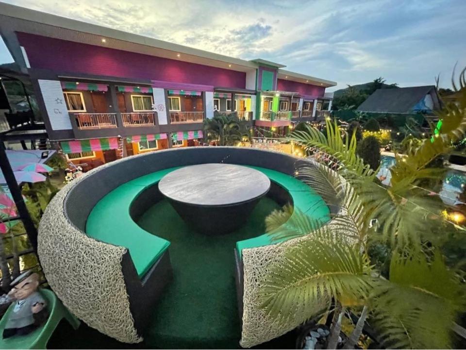 บ้านทิพรัตน์ สัตหีบ Hotel (Pattaya) - Deals, Photos & Reviews