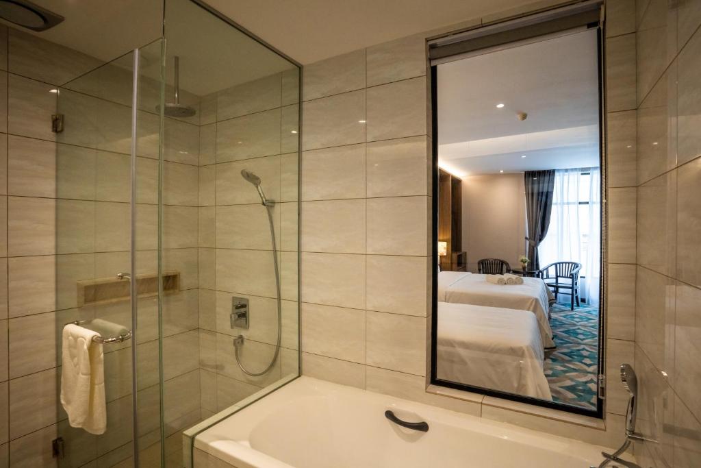 Best Price on CHRISTEE SUITES HOTEL in Malacca + Reviews!
