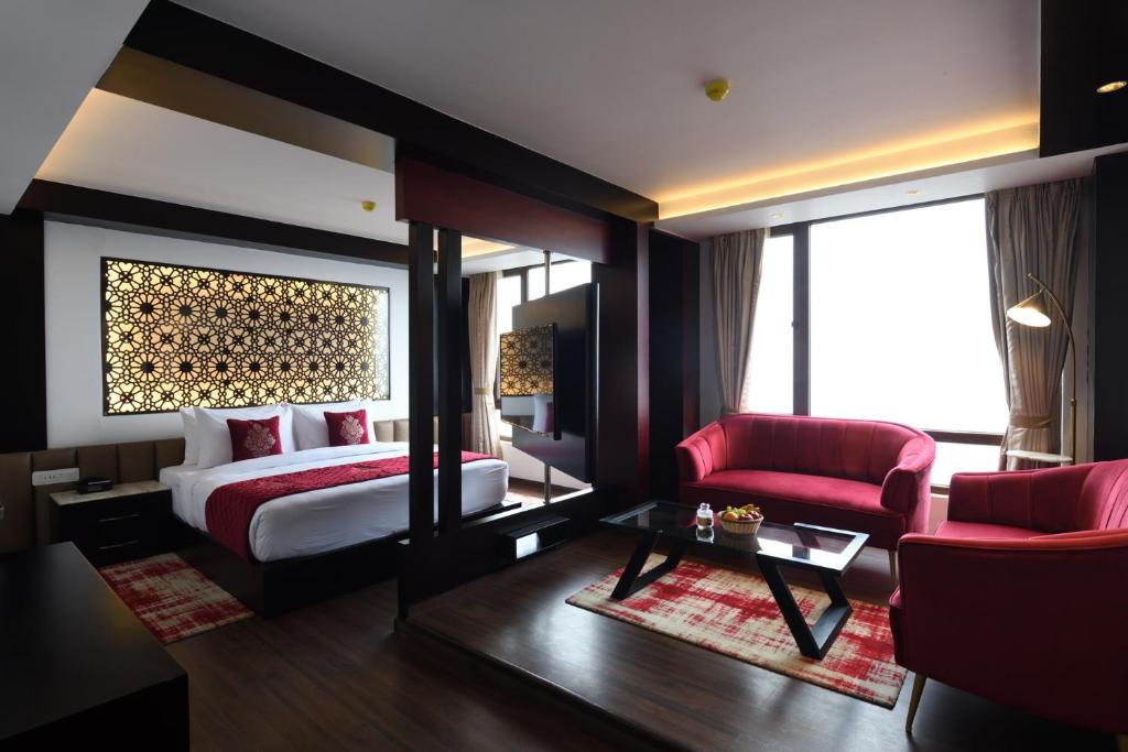 Best Price on Ramada by Wyndham Gangtok Hotel & Casino Golden in Gangtok + Reviews!