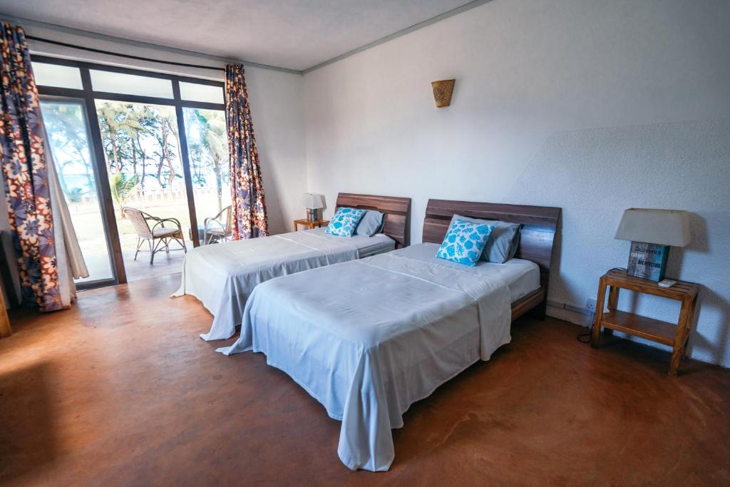 Gravier beach house Guest House (Rodrigues Island) - Deals, Photos ...