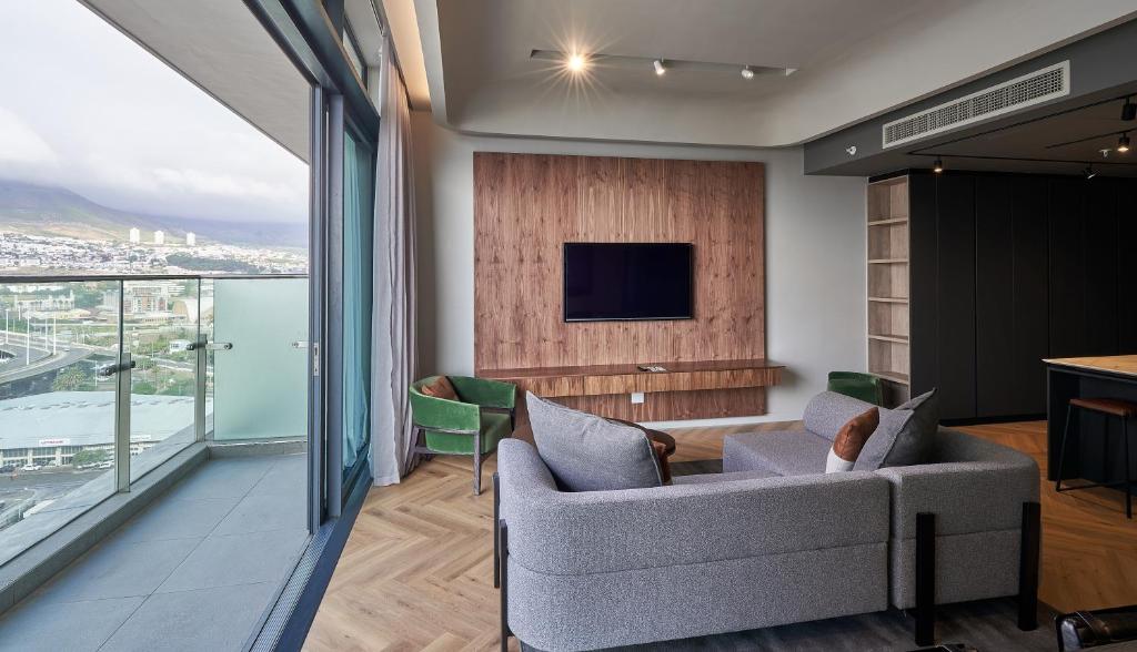 Best Price on The Rockefeller Hotel by NEWMARK in Cape Town + Reviews!