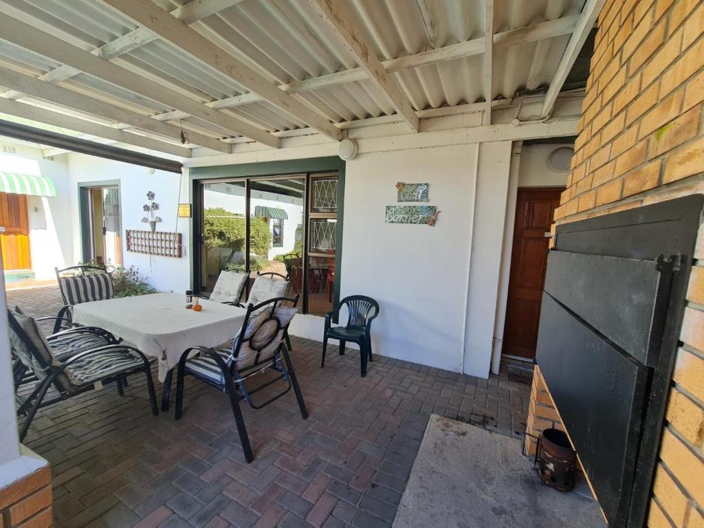 The Hide on Tindale Guest House (East London) - Deals, Photos & Reviews