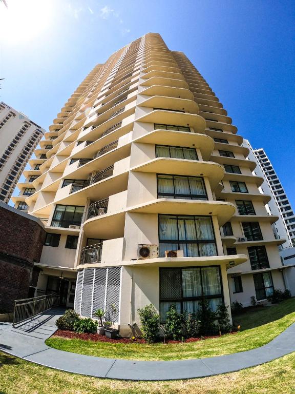 Beachcomber Resort Surfers Paradise, Gold Coast | 2024 Updated Prices ...