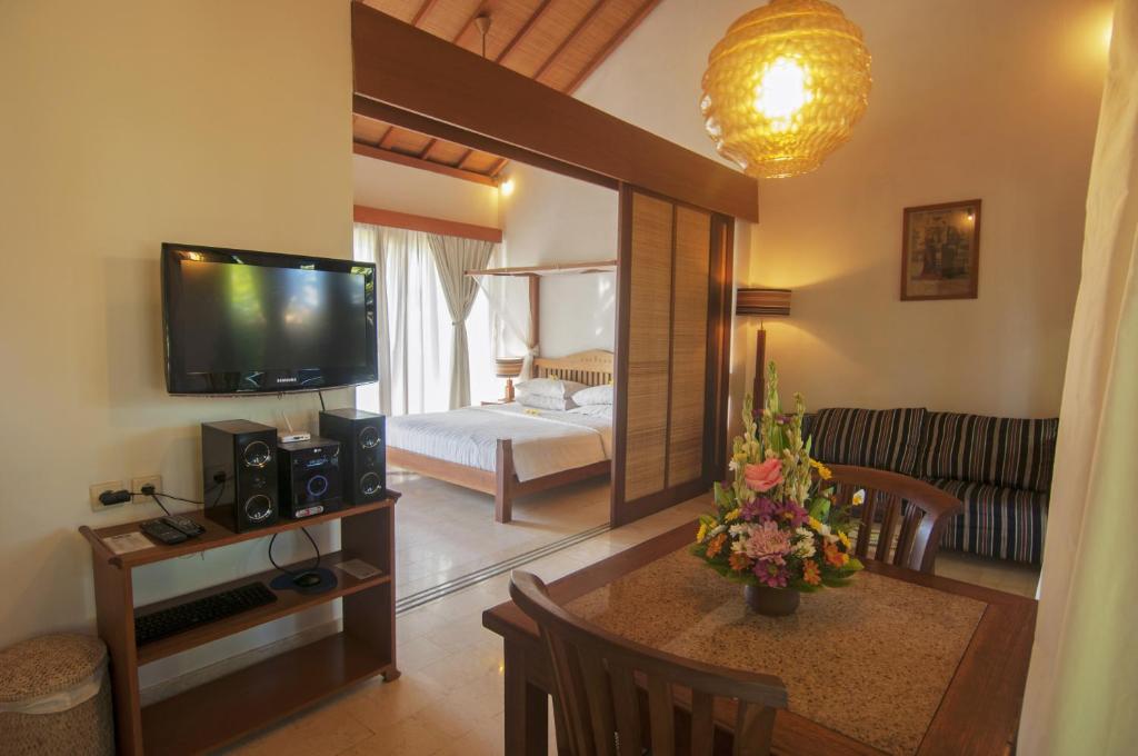 The Studio - Awesome Deals & Real Reviews