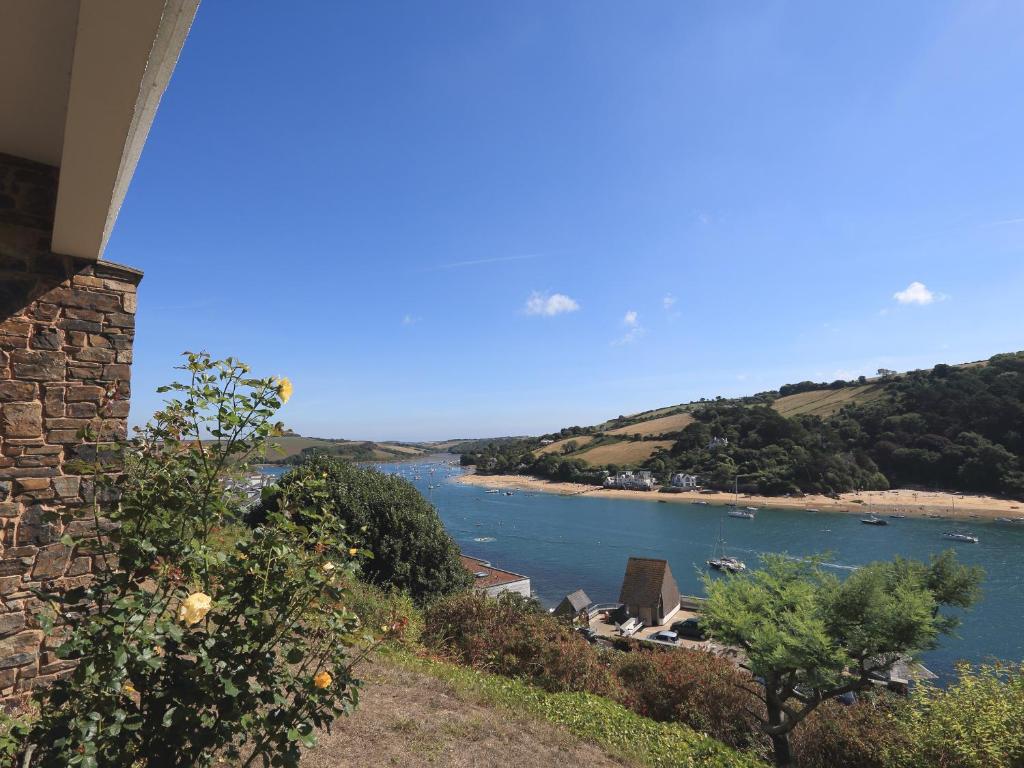 2 Poundstone Court | Devon Guide