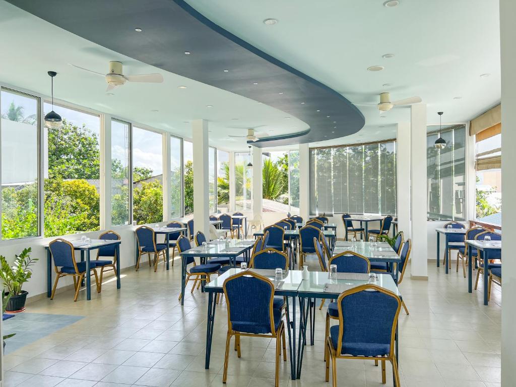 Rehendhi Villa Hotel (Maldive Islands) - Deals, Photos & Reviews