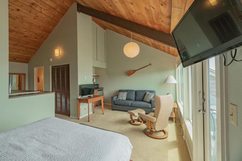 Embarcadero Resort - 2025 Exclusive Deals