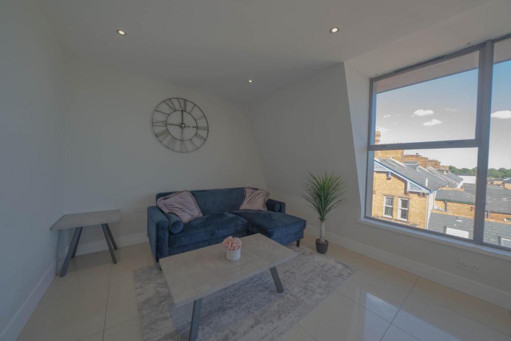 Super cute rooftop Apartment. Beautiful city views Entire apartment ...