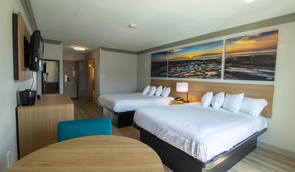 Days Inn by Wyndham Carlsbad, Carlsbad (CA) | 2024 Updated Prices, Deals