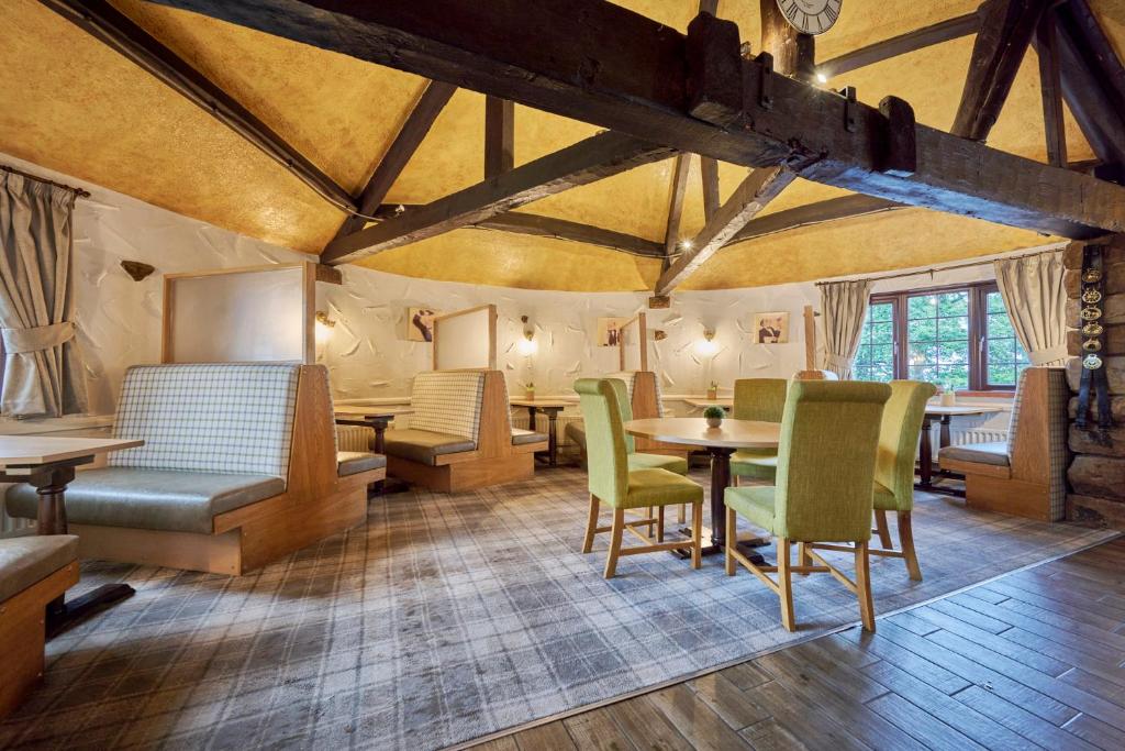 Best Price on The Old Ginn House Inn in Workington + Reviews!