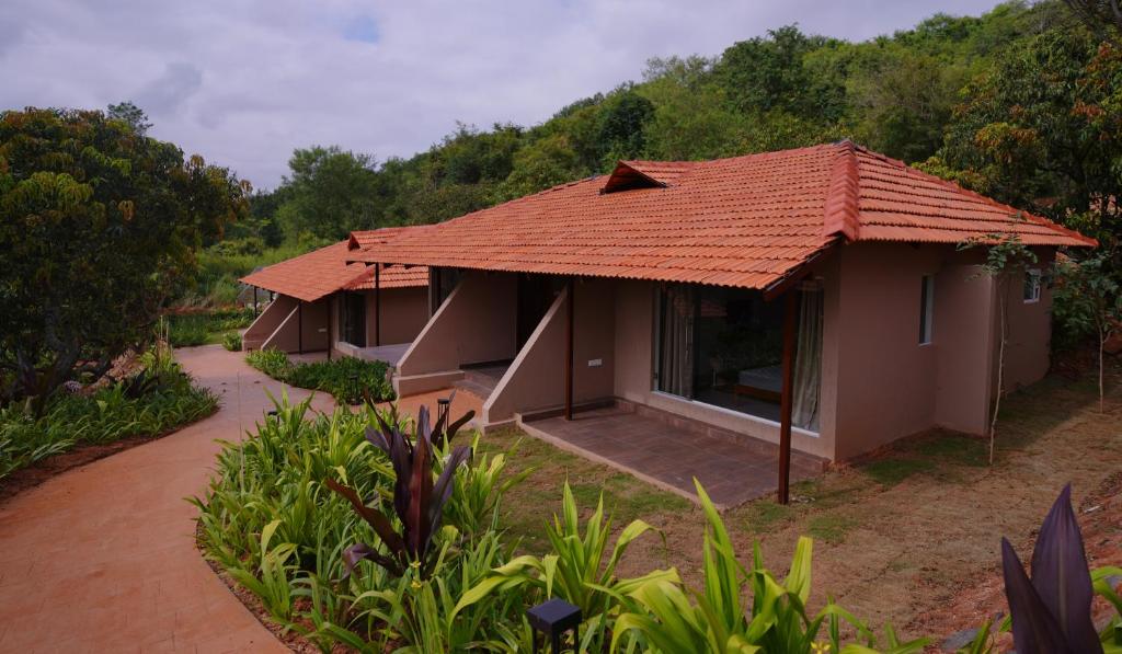 Ravishing Retreat Resort, Bangalore, India - Photos, Room Rates ...