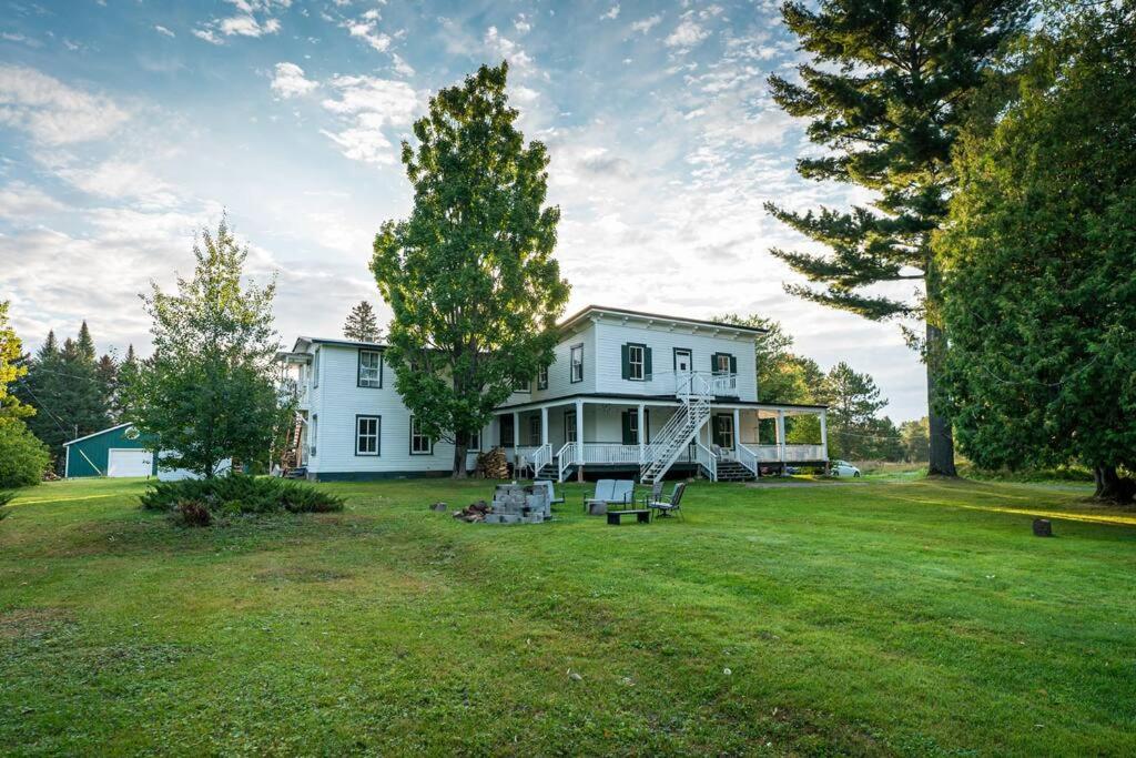 Manoir Rebelle, Shawbridge from $74 - Book Now