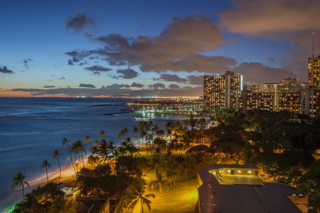 Castle Waikiki Shore Resort, Honolulu (HI) | 2024 Updated Prices, Deals