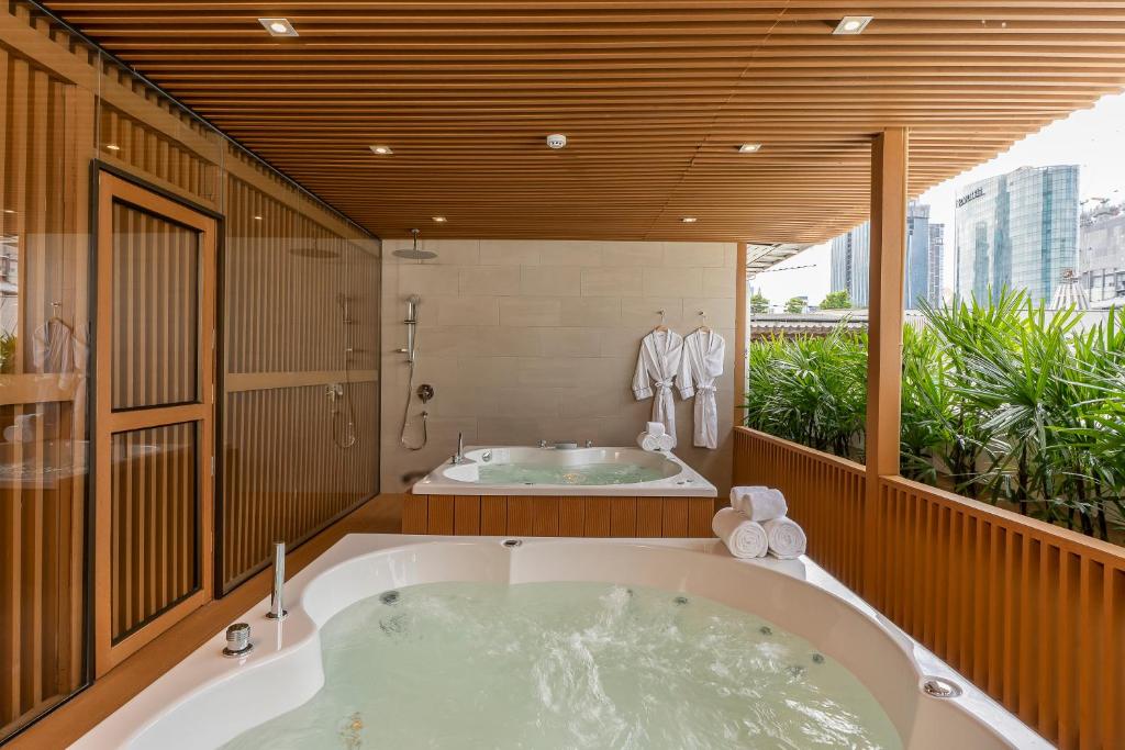 Best Price on Arck Hotel in Bangkok + Reviews!