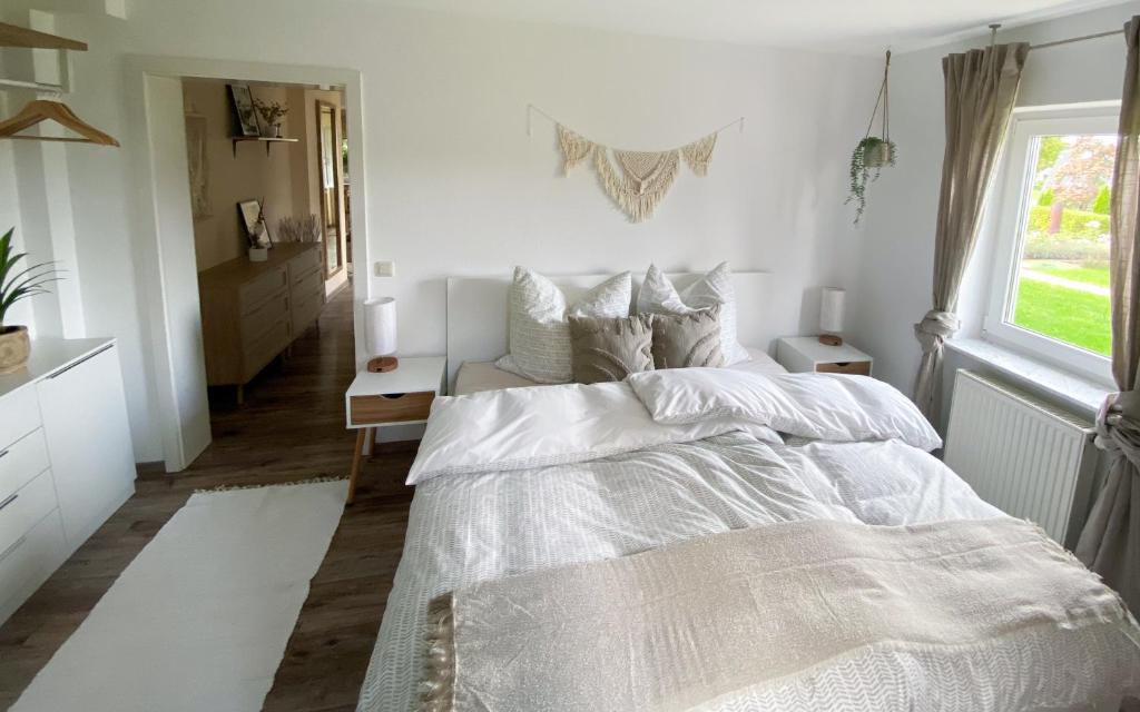 Up to 20% off - Schöne Wohnung mit Terrasse & Blick ins Grüne, Dormettingen