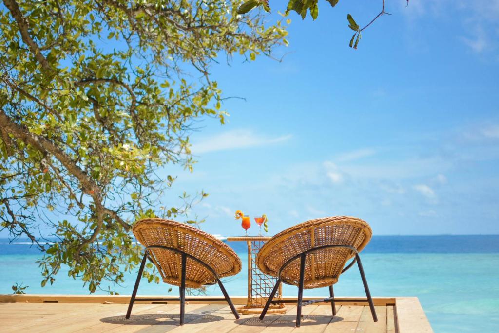Malahini Kuda Bandos Resort, Maldive Islands | 2024 Updated Prices, Deals