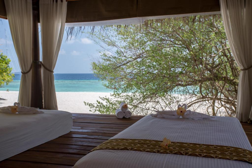 Malahini Kuda Bandos Resort, Maldive Islands | 2024 Updated Prices, Deals