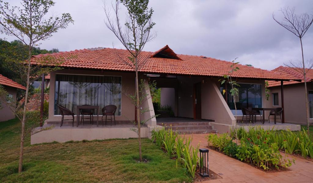 Best Price on Ravishing Retreat Resort in Bangalore + Reviews!