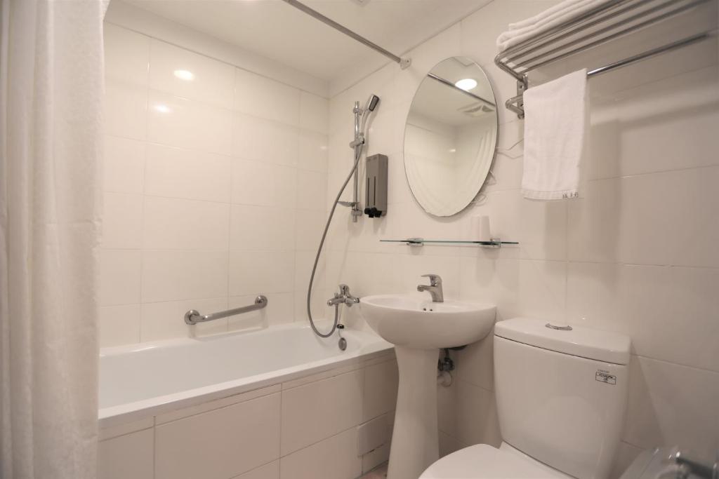 Chair Man Hotel, Taipei | 2023 Updated Prices, Deals