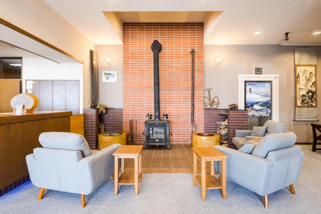 Red Fox Lodge Myoko Hotel - Deals, Photos & Reviews