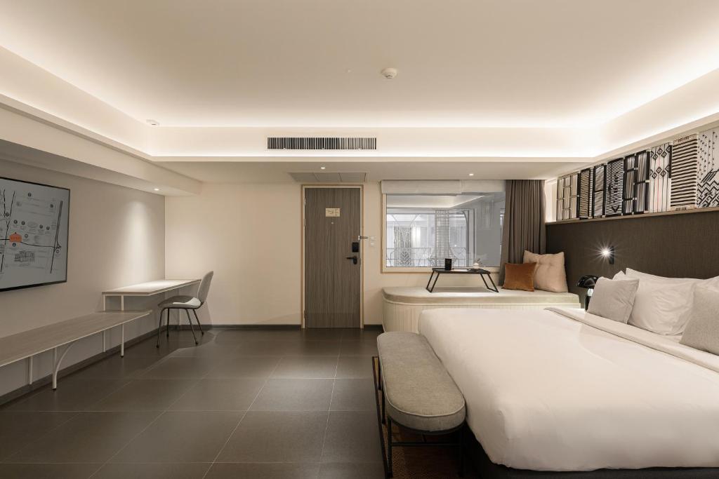 Best Price on YANH Ratchawat Hotel in Bangkok + Reviews!