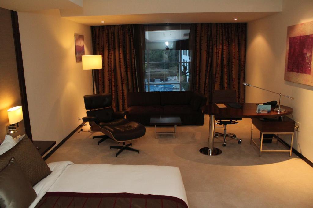 Radisson Blu Plaza Hotel Hyderabad Banjara Hills, Hyderabad | 2024 ...