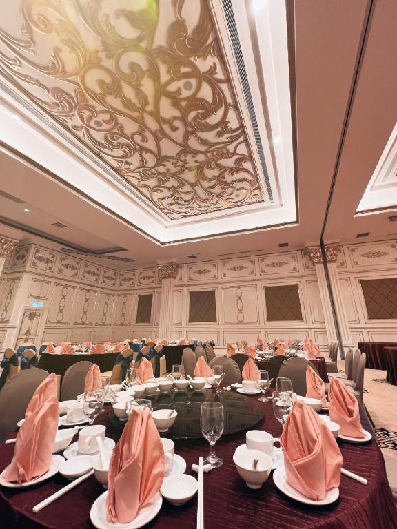 Puteri Wing - Riverside Majestic Hotel, Kuching | 2024 Updated Prices ...