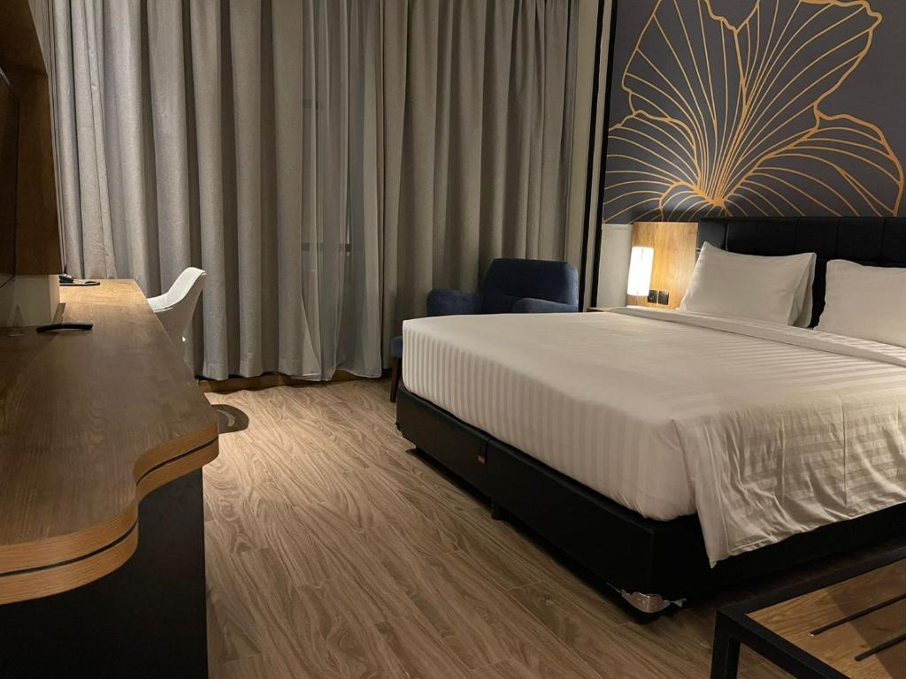 Grand Central Premier Hotel (Medan) - Deals, Photos & Reviews