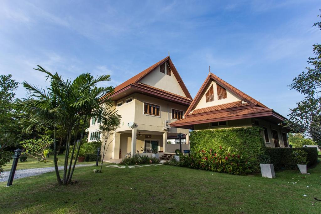 Thararin Villa, Suphan Buri | 2024 Updated Prices, Deals