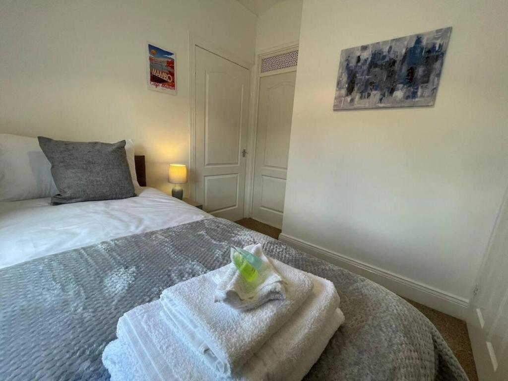 The Schele Stunning Beach Resort WIFI Parking in in Jarrow, United ...