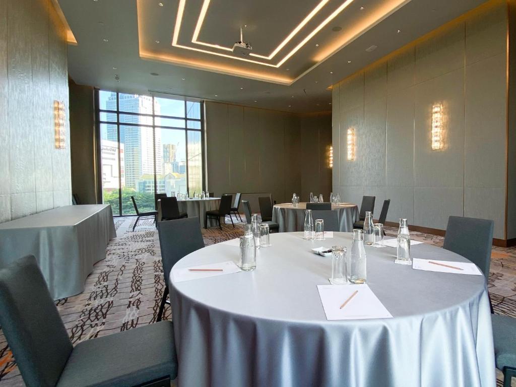Chatrium Grand Bangkok Hotel - Deals, Photos & Reviews