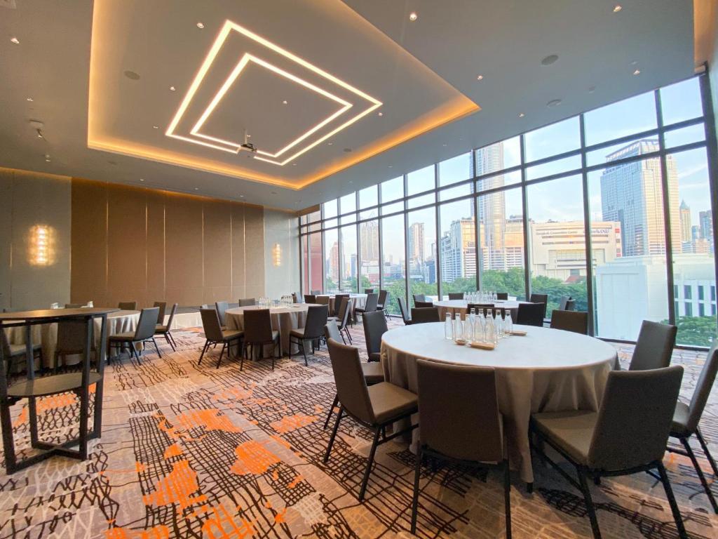 Chatrium Grand Bangkok Hotel - Deals, Photos & Reviews