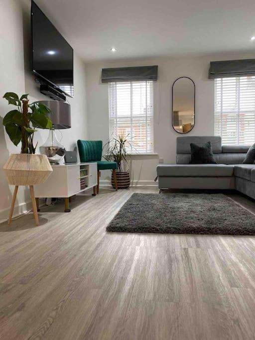Luxury Town centre apartment walking distance to RSC theatre ...