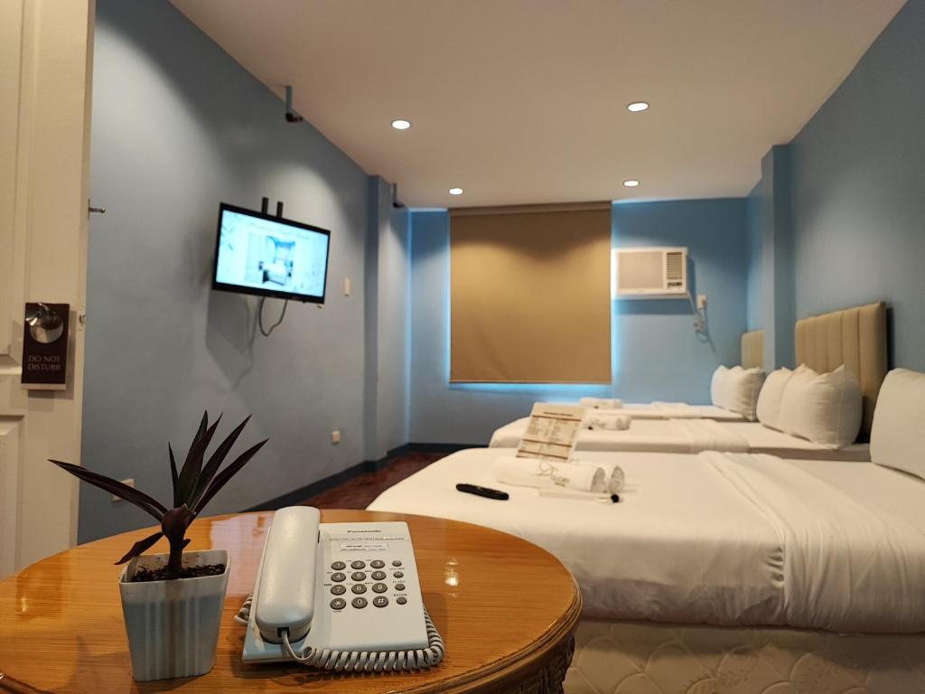 Best Price on Glory Hotel Cubao in Manila + Reviews!