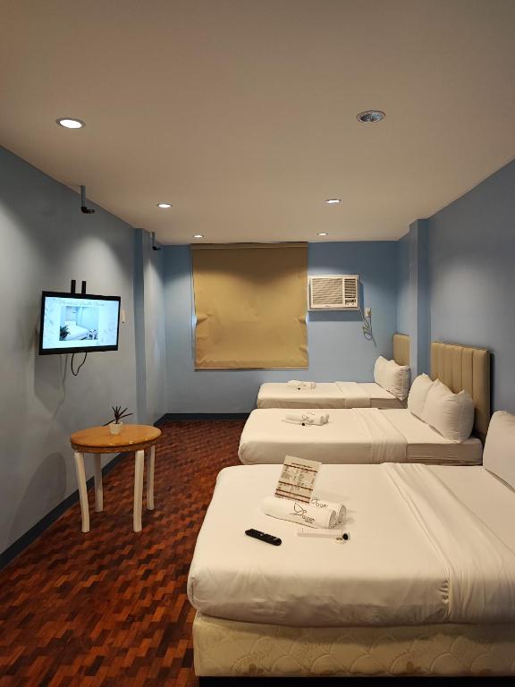 Best Price on Glory Hotel Cubao in Manila + Reviews!