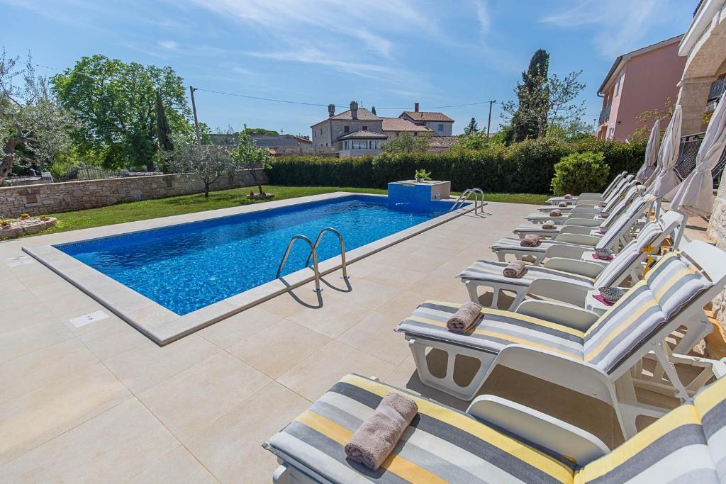 Up to 25% off - Family friendly house with a swimming pool Buici, Porec ...