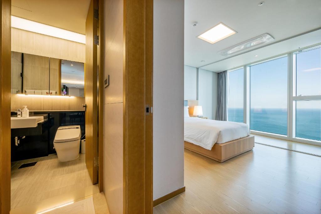 LCT Residence Y collection Hotel (Busan) - Deals, Photos & Reviews